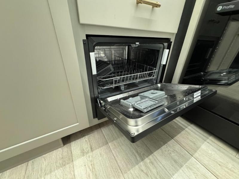 New 2026 Axiom RV Vendetta V4250 Toy Hauler Fifth Wheel at Stagecoach ...