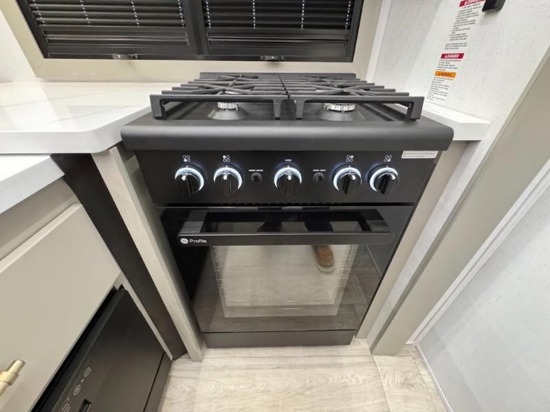 New 2026 Axiom RV Vendetta V4250 Toy Hauler Fifth Wheel at Stagecoach ...