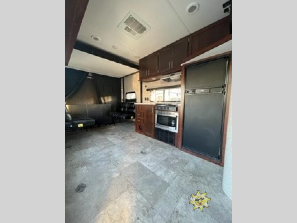 Used 2018 Forest River RV Vengeance Super Sport 25V Toy Hauler Travel ...
