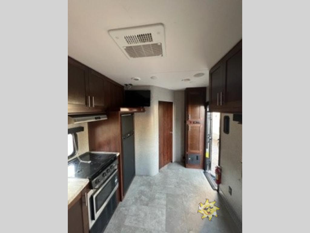 Used 2018 Forest River RV Vengeance Super Sport 25V Toy Hauler Travel ...