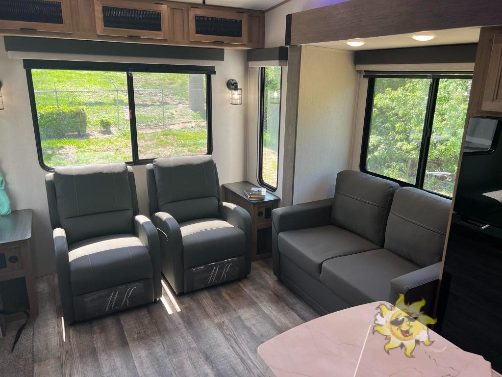 New 2024 Forest River RV Cherokee Arctic Wolf 27SGS Fifth Wheel at Sun ...