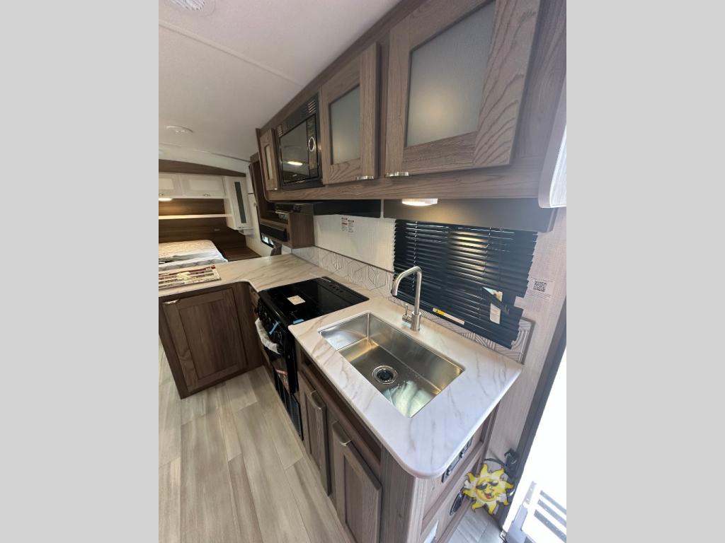 New 2024 Cruiser MPG 2100RB Travel Trailer at Sun Camper Liquidators ...