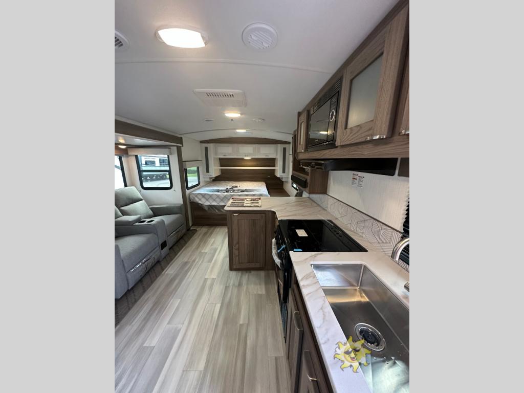 New 2024 Cruiser MPG 2100RB Travel Trailer at Sun Camper Liquidators | Fort Pierce, FL | #4928