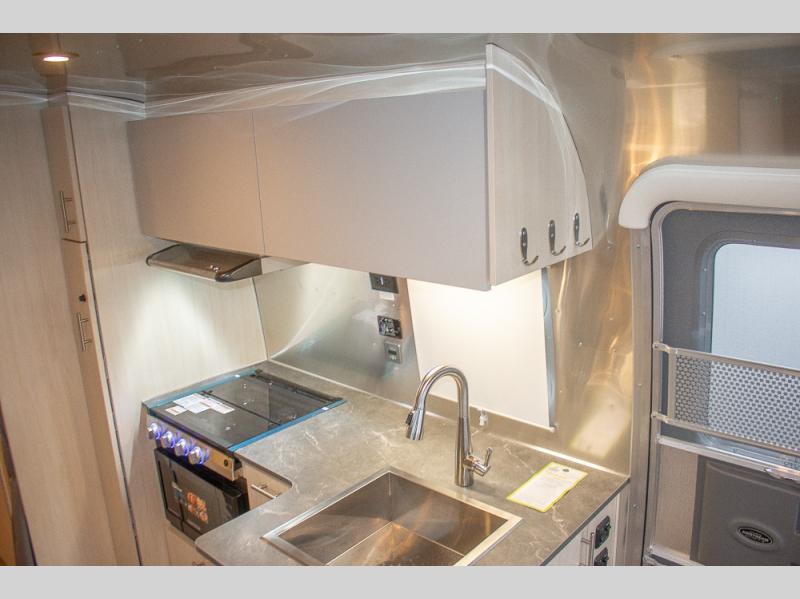 New 2025 Airstream Flying Cloud 25FB Travel Trailer at Sutton RV ...