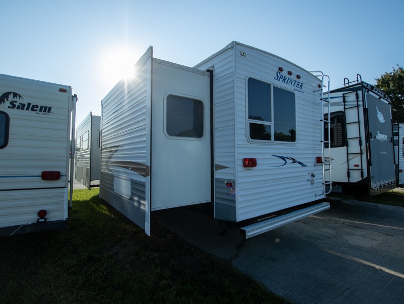 Used 2004 Keystone RV Sprinter 300FKMS Travel Trailer at Terry Town RV ...