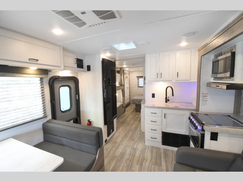 New 2024 Gulf Stream RV Conquest Class C 63111 Motor Home Class C at ...