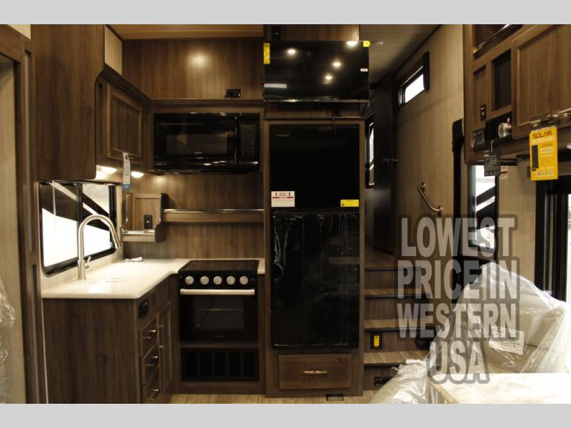 New 2025 Genesis Supreme 28 CRT Toy Hauler Fifth Wheel at Trailer Hitch ...