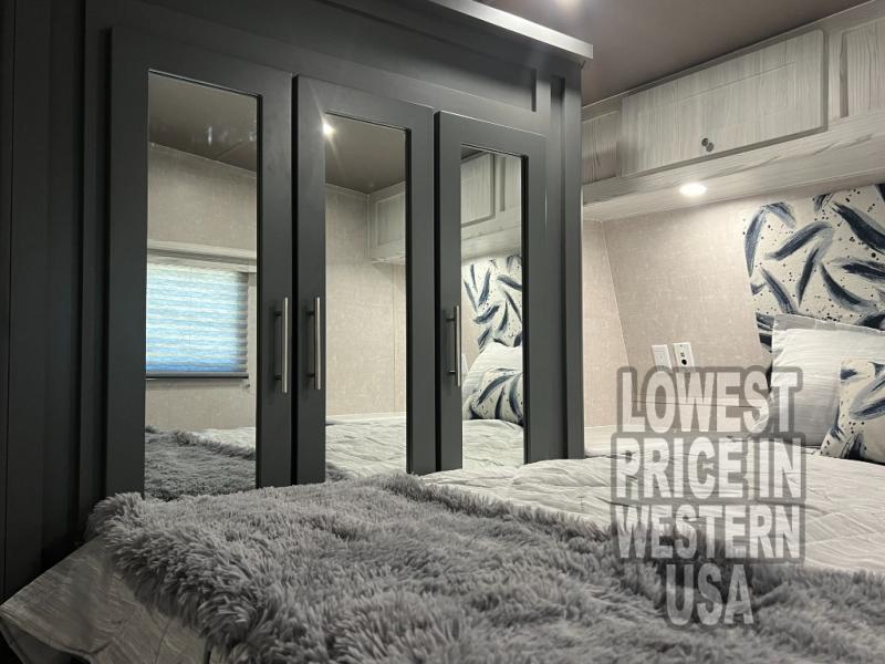 New 2024 Eclipse Attitude Wide Lite 3322SAG Toy Hauler Fifth Wheel at ...