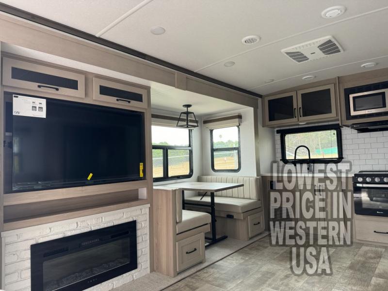 New 2024 Forest River RV Rockwood Signature 8332SB Travel Trailer at ...