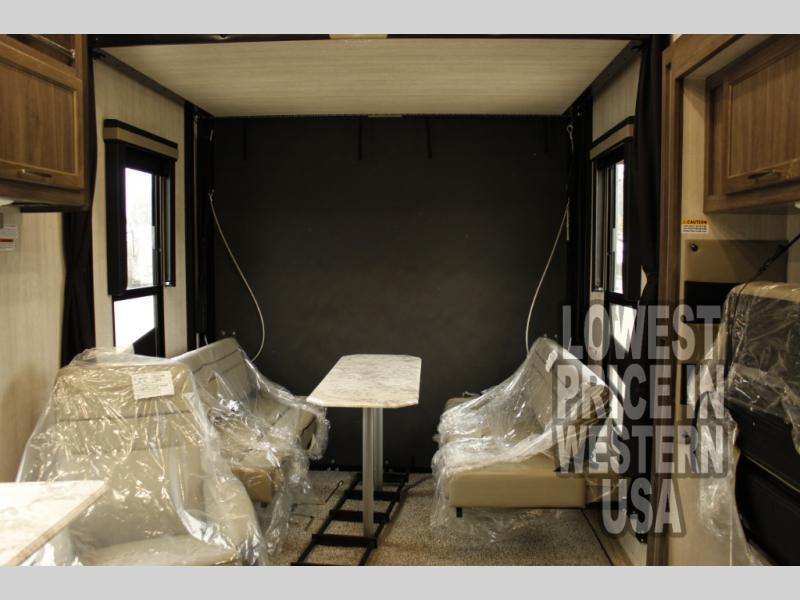 New 2025 Genesis Supreme 28 CRT Toy Hauler Fifth Wheel at Trailer Hitch ...