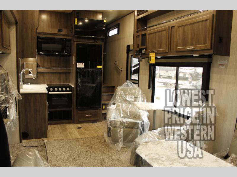 New 2025 Genesis Supreme 28 CRT Toy Hauler Fifth Wheel at Trailer Hitch ...