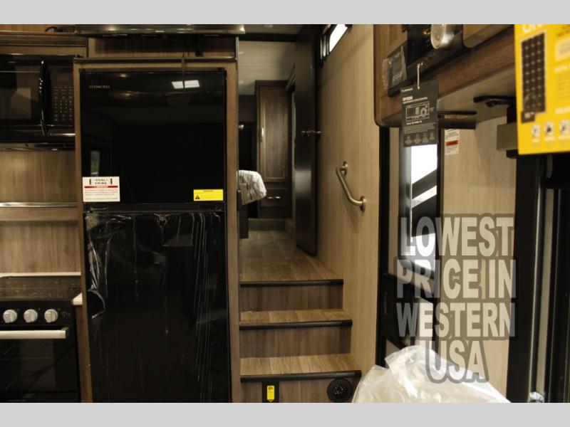 New 2025 Genesis Supreme 28 CRT Toy Hauler Fifth Wheel at Trailer Hitch ...