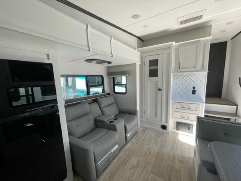 New 2024 Dutchmen RV Astoria 230ML Fifth Wheel at Trailer Source Inc ...
