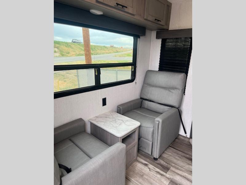 Used 2022 Dutchmen RV Coleman Lantern Series 264RL Travel Trailer at ...