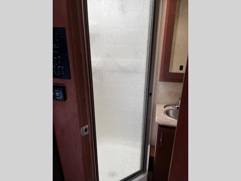 Used 2015 Thor Motor Coach Siesta Sprinter 24SL Motor Home Class C ...