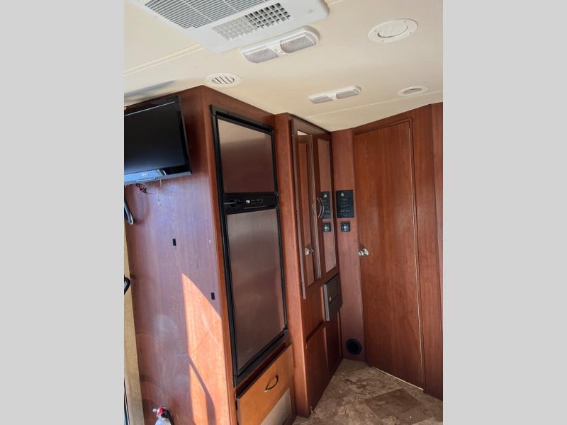Used 2015 Thor Motor Coach Siesta Sprinter 24SL Motor Home Class C ...