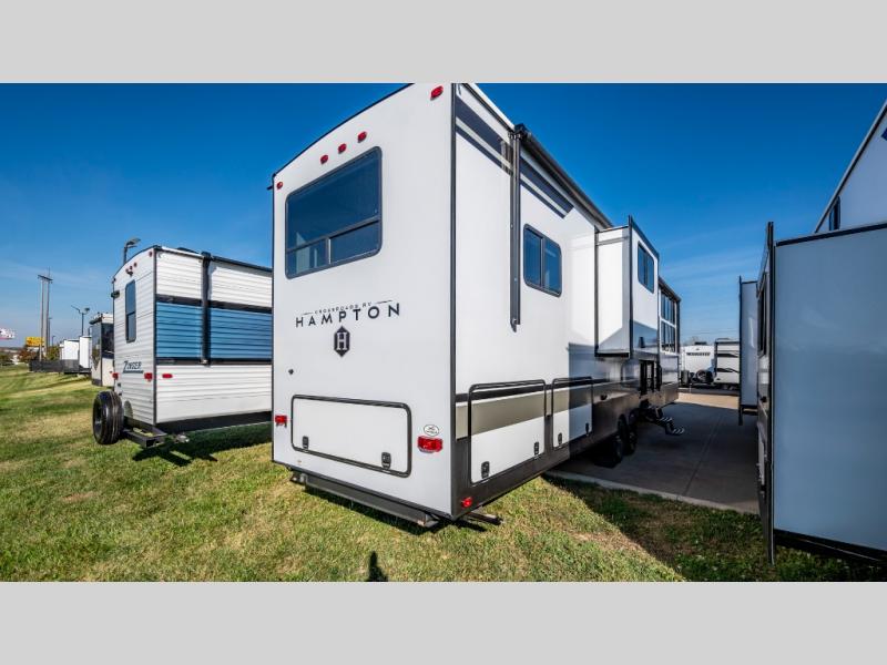 New 2025 CrossRoads RV Hampton 395BAM Destination Trailer at Travers ...
