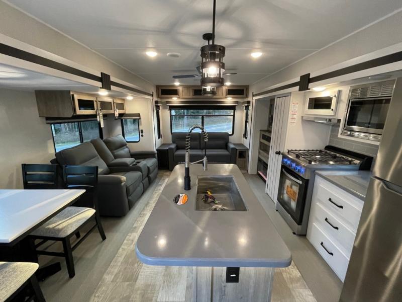 New 2024 Palomino Puma Destination 38RLB Destination Trailer at Triple ...