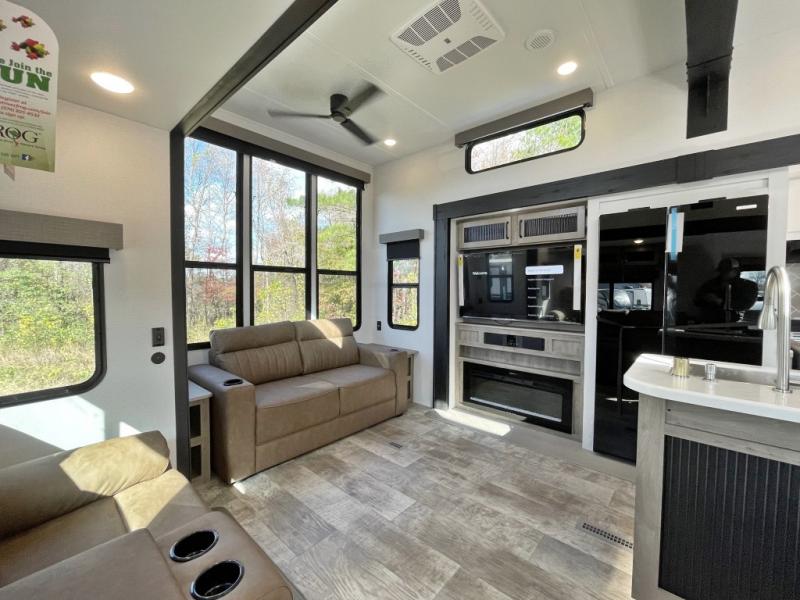 New 2025 Palomino Puma 401RLFT Destination Trailer at Triple H RVs ...