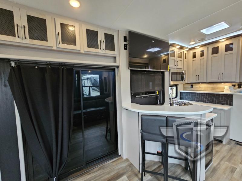 New 2024 Heartland Cyclone 4270 Toy Hauler Fifth Wheel at T&S RV and ...
