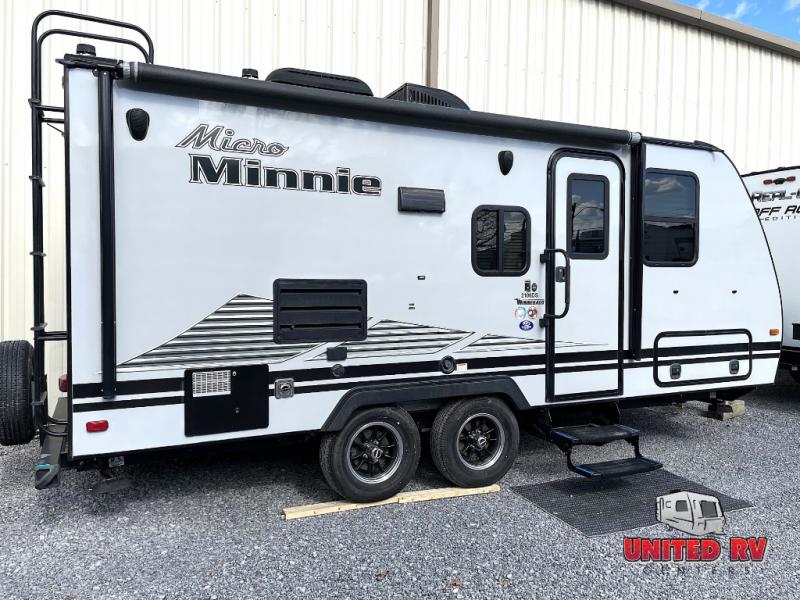 Used 2019 Winnebago Industries Towables Micro Minnie 2106DS Travel ...