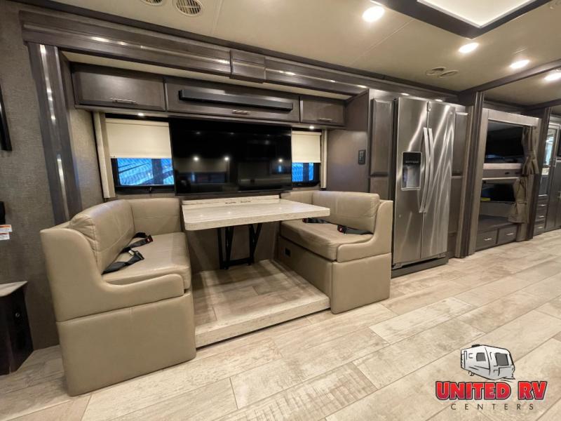 Used 2021 Thor Motor Coach Venetian B42 Motor Home Class A - Diesel at ...