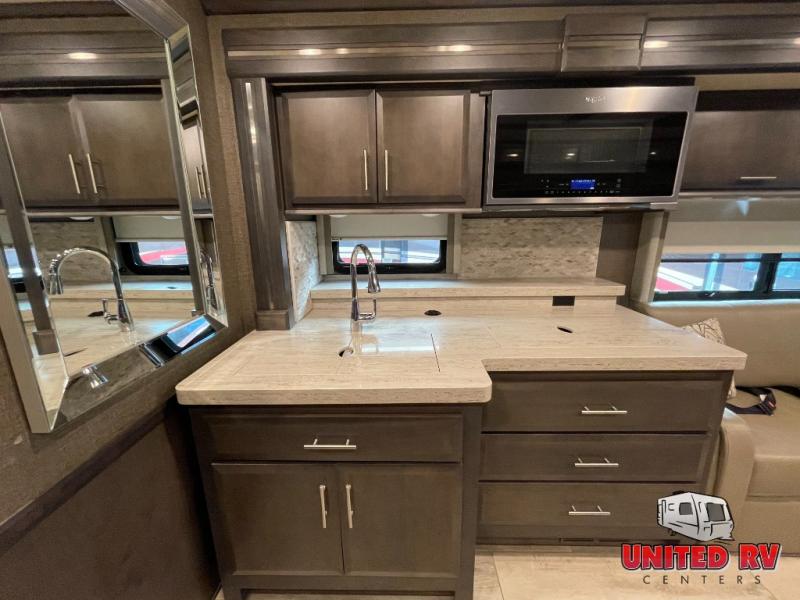 Used 2021 Thor Motor Coach Venetian B42 Motor Home Class A - Diesel at ...