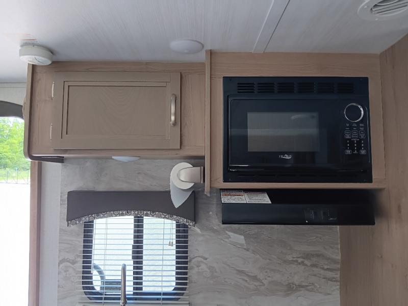 Used 2020 Winnebago Industries Towables Micro Minnie 2106FBS Travel ...