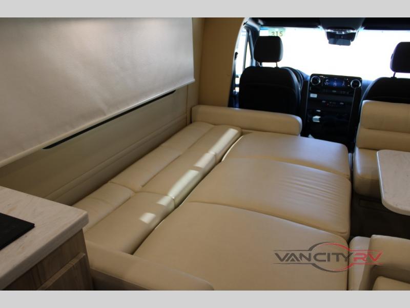 New 2024 Chinook Summit SS Motor Home Class B+ - Diesel at Van City RV ...