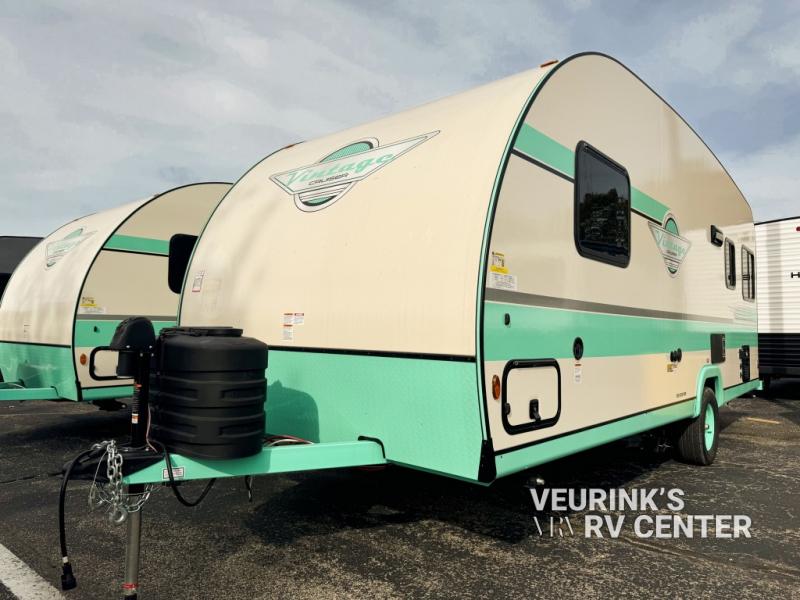 New 2025 Gulf Stream RV Vintage Cruiser 19ERD Travel Trailer at Veurink ...