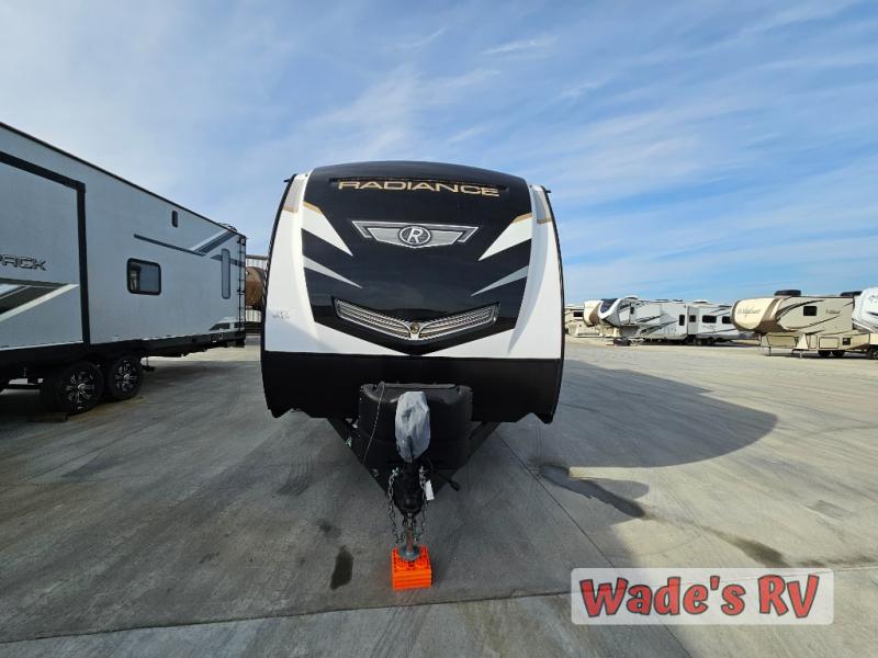 Used 2022 Cruiser Radiance Ultra Lite 27DD Travel Trailer at Wade's RV ...