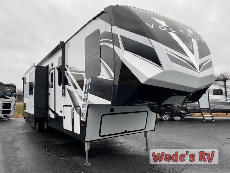 New 2022 Dutchmen RV Voltage 4245 Toy Hauler Fifth Wheel at Wade's RV ...
