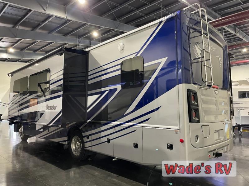 New 2024 Fleetwood RV Bounder 33C Motor Home Class A at Wade's RV ...