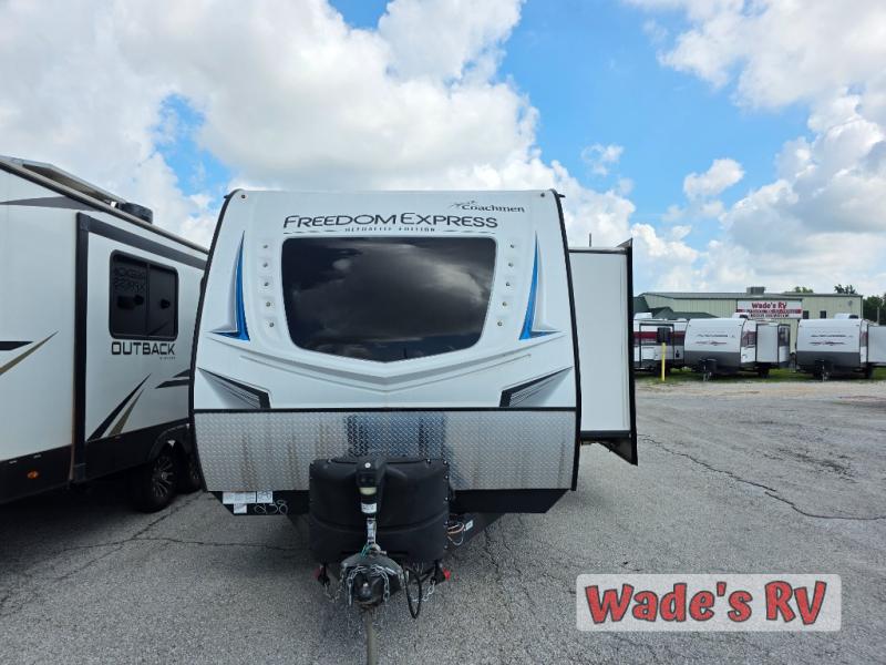 Used 2021 Coachmen Freedom Express Ultra-Lite 238BHS for sale in Joplin, MO