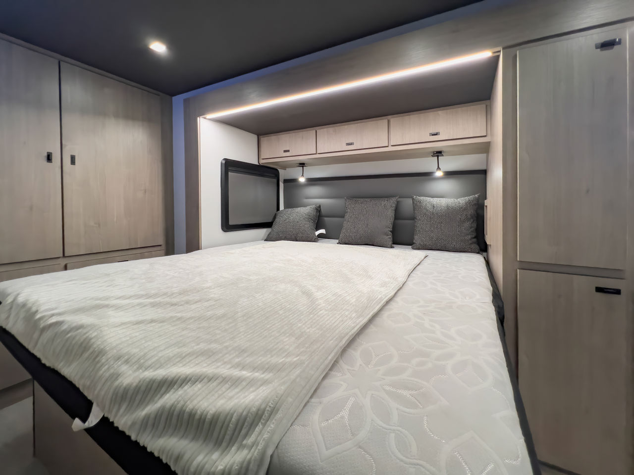 Grand Design Lineage Exclusive Dealer