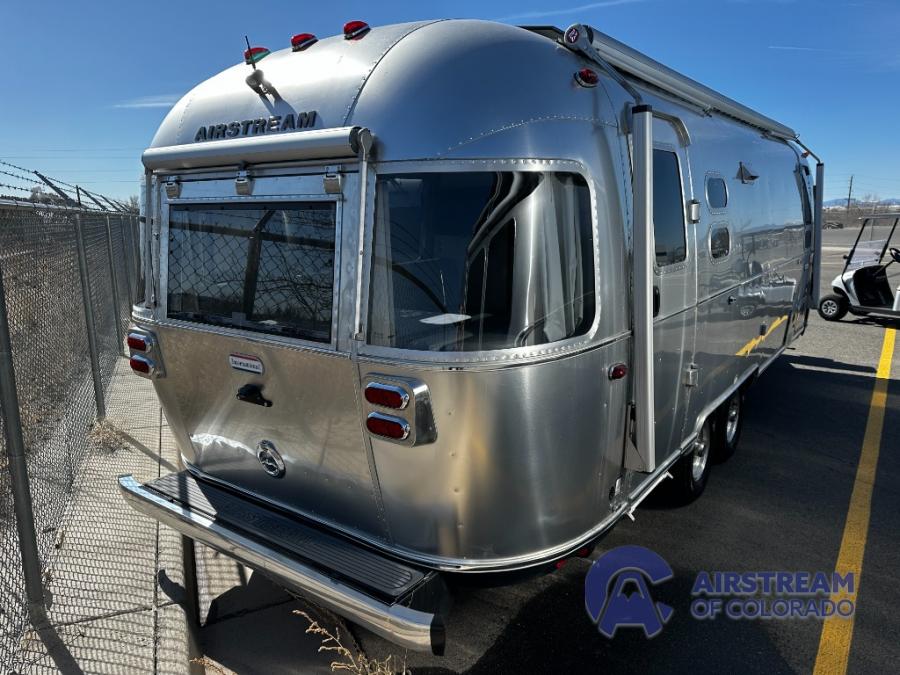 New 2024 Airstream International 25FB Hatch Travel Trailer at Windish ...