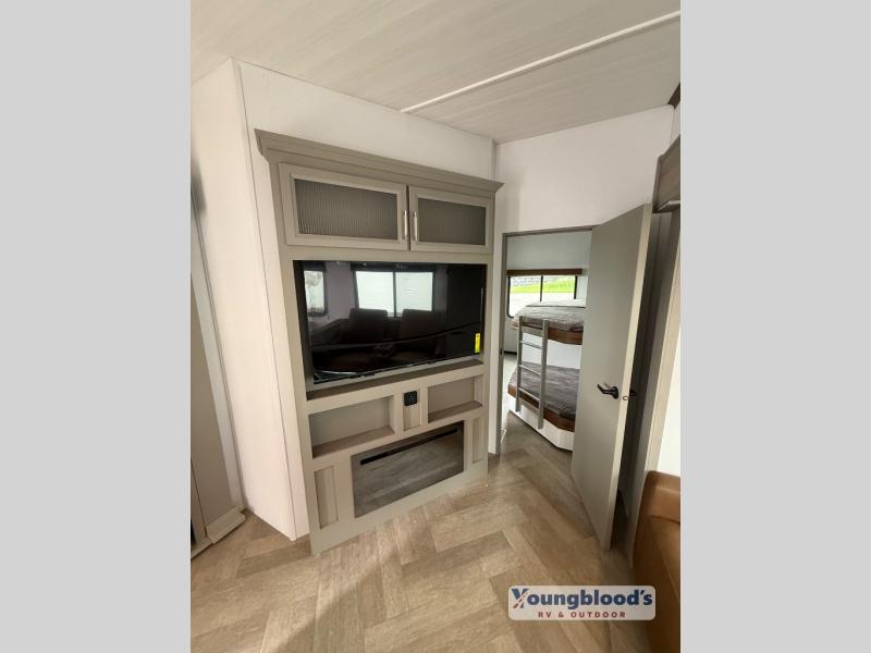 New 2025 Keystone RV Sprinter 3810QBS Fifth Wheel at Youngblood's RV ...